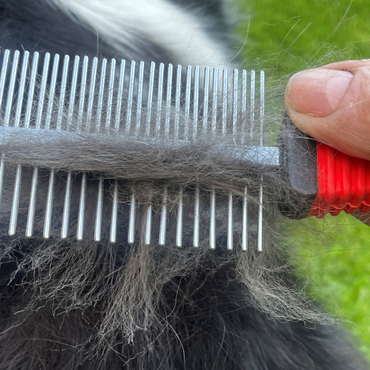 Double Sided Metal Grooming Comb with Rubber Handle – Masterclip